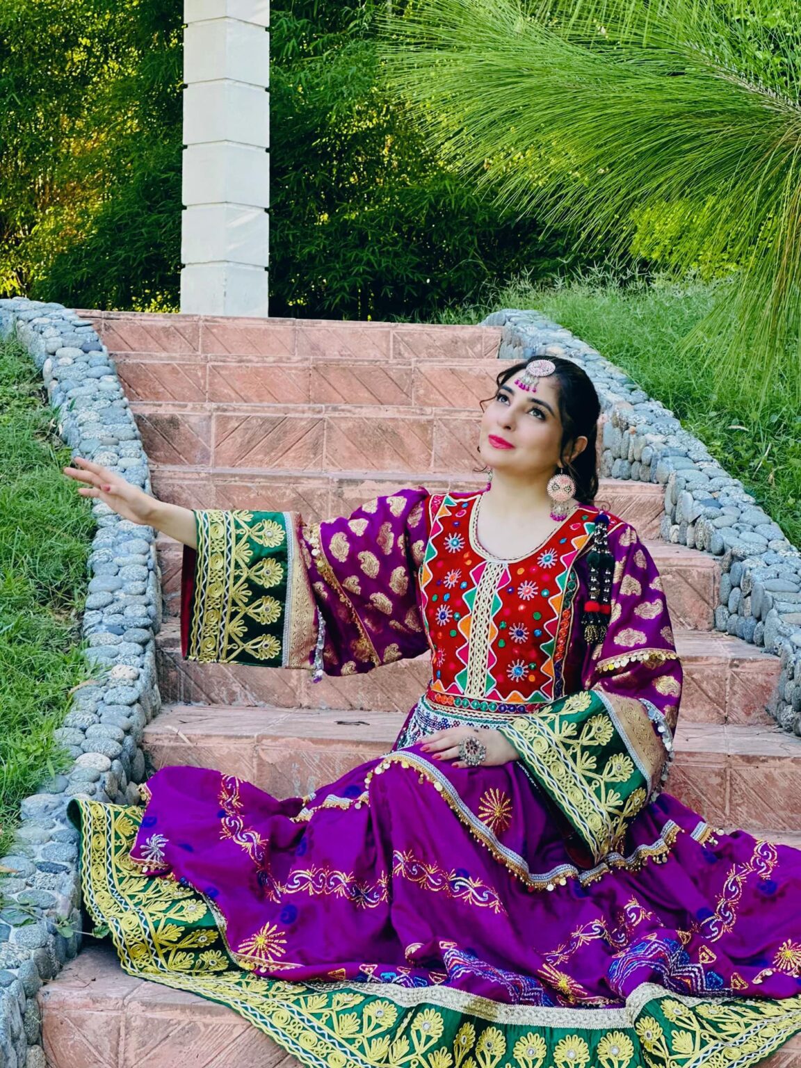 Gul Panra Biography | Age | Songs | Family | instagram